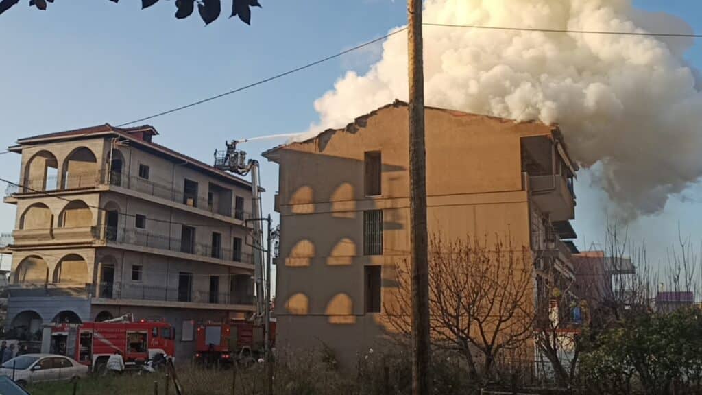 Αγρίνιο: Μεγάλη φωτιά στο σπίτι του διοικητή της ΕΛΑΣ που ανέλαβε την ...